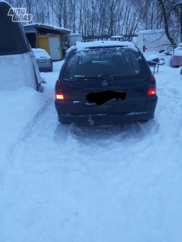 Blue Opel Vectra 2001 in Vilnius, with an engine capacity of 2.20 L and mileage of 258 thousand km for 550 €, photo 2 on AUTOMOTO.COM.LV
