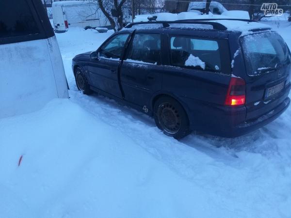 Blue Opel Vectra 2001 in Vilnius, with an engine capacity of 2.20 L and mileage of 258 thousand km for 550 €, photo 5 on AUTOMOTO.COM.LV