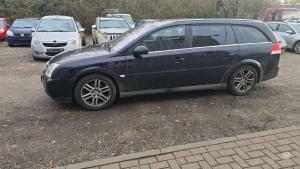 Blue Opel Vectra 2004 in Klaipeda, with an engine capacity of 2.17 L and mileage of 269 thousand km for 1150 €, photo 2 on AUTOMOTO.COM.LV