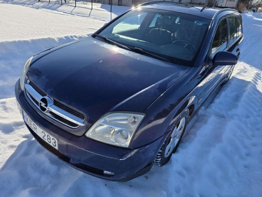 Blue Opel Vectra 2004 in Kelme, with an engine capacity of 1.91 L and mileage of 415 thousand km for 800 €, photo 1 on AUTOMOTO.COM.LV