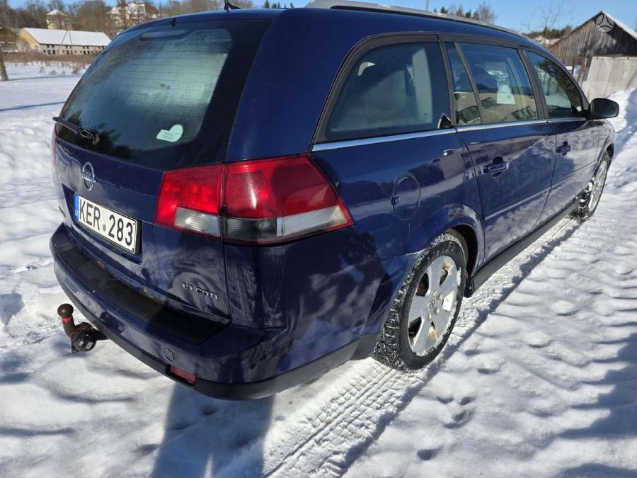 Blue Opel Vectra 2004 in Kelme, with an engine capacity of 1.91 L and mileage of 415 thousand km for 800 €, photo 2 on AUTOMOTO.COM.LV
