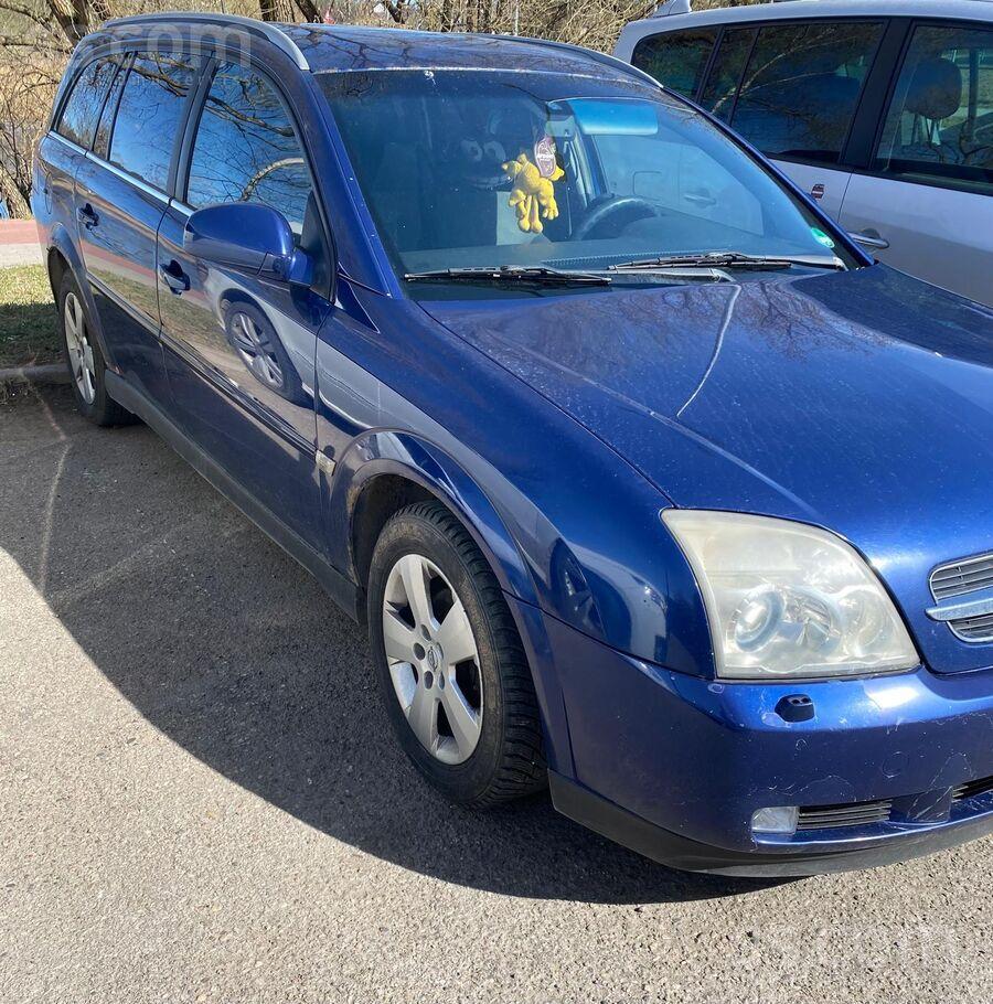 Blue Opel Vectra 2004 in Daugavpils, with an engine capacity of 1.90 L and mileage of 330 thousand km for 600 €, photo 4 on AUTOMOTO.COM.LV
