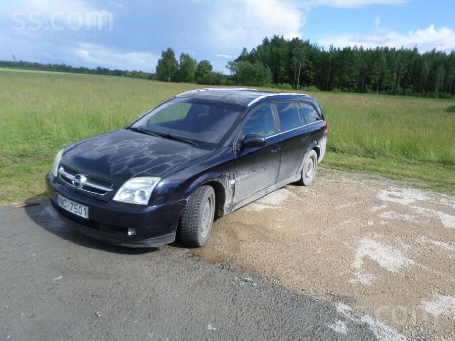 Blue Opel Vectra 2004 in Riga, with an engine capacity of 1.90 L and mileage of 419 thousand km for 730 €, photo 1 on AUTOMOTO.COM.LV