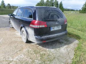 Blue Opel Vectra 2004 in Riga, with an engine capacity of 1.90 L and mileage of 419 thousand km for 730 €, photo 4 on AUTOMOTO.COM.LV