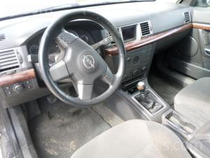 Blue Opel Vectra 2004 in Riga, with an engine capacity of 1.90 L and mileage of 419 thousand km for 730 €, photo 9 on AUTOMOTO.COM.LV