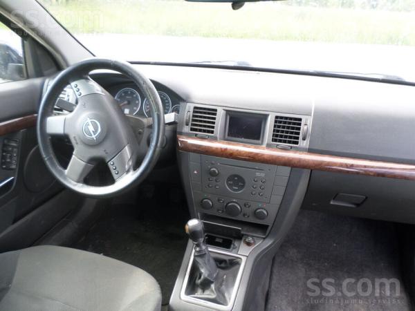 Zils Opel Vectra 2004 Rīga, ar dzinēja tilpumu 1.90 L un nobraukumu 419 tūkst. km par 730 €, foto 9 vietnē AUTOMOTO.COM.LV