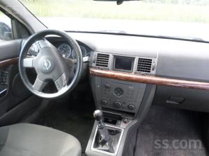 Blue Opel Vectra 2004 in Riga, with an engine capacity of 1.90 L and mileage of 419 thousand km for 730 €, photo 10 on AUTOMOTO.COM.LV