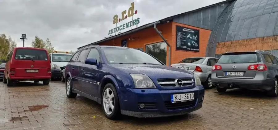 Blue Opel Vectra 2004 in Valmiera, with an engine capacity of 2.20 L and mileage of 430 thousand km for 1450 €, photo 1 on AUTOMOTO.COM.LV