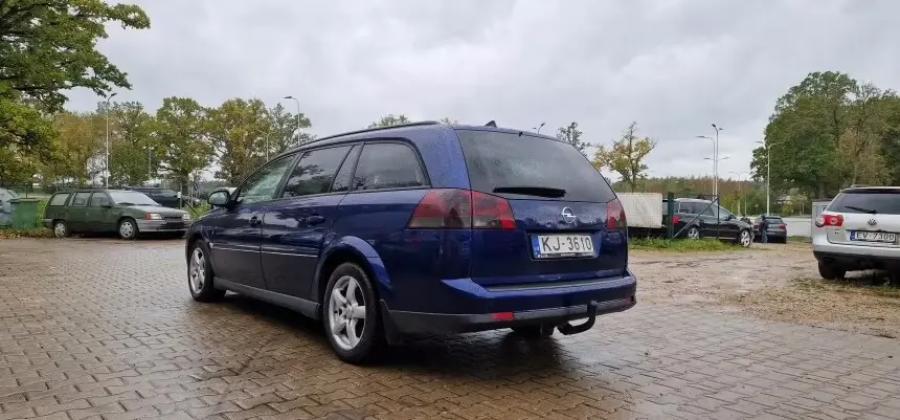 Blue Opel Vectra 2004 in Valmiera, with an engine capacity of 2.20 L and mileage of 430 thousand km for 1450 €, photo 6 on AUTOMOTO.COM.LV
