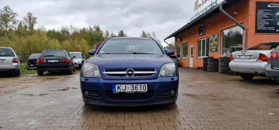 Blue Opel Vectra 2004 in Valmiera, with an engine capacity of 2.20 L and mileage of 430 thousand km for 1450 €, photo 9 on AUTOMOTO.COM.LV