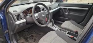 Blue Opel Vectra 2004 in Valmiera, with an engine capacity of 2.20 L and mileage of 430 thousand km for 1450 €, photo 11 on AUTOMOTO.COM.LV