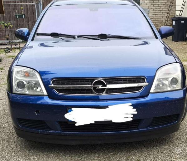 Blue Opel Vectra 2004 in Siauliai, with an engine capacity of 2.17 L and mileage of 30 thousand km for 1050 €, photo 1 on AUTOMOTO.COM.LV