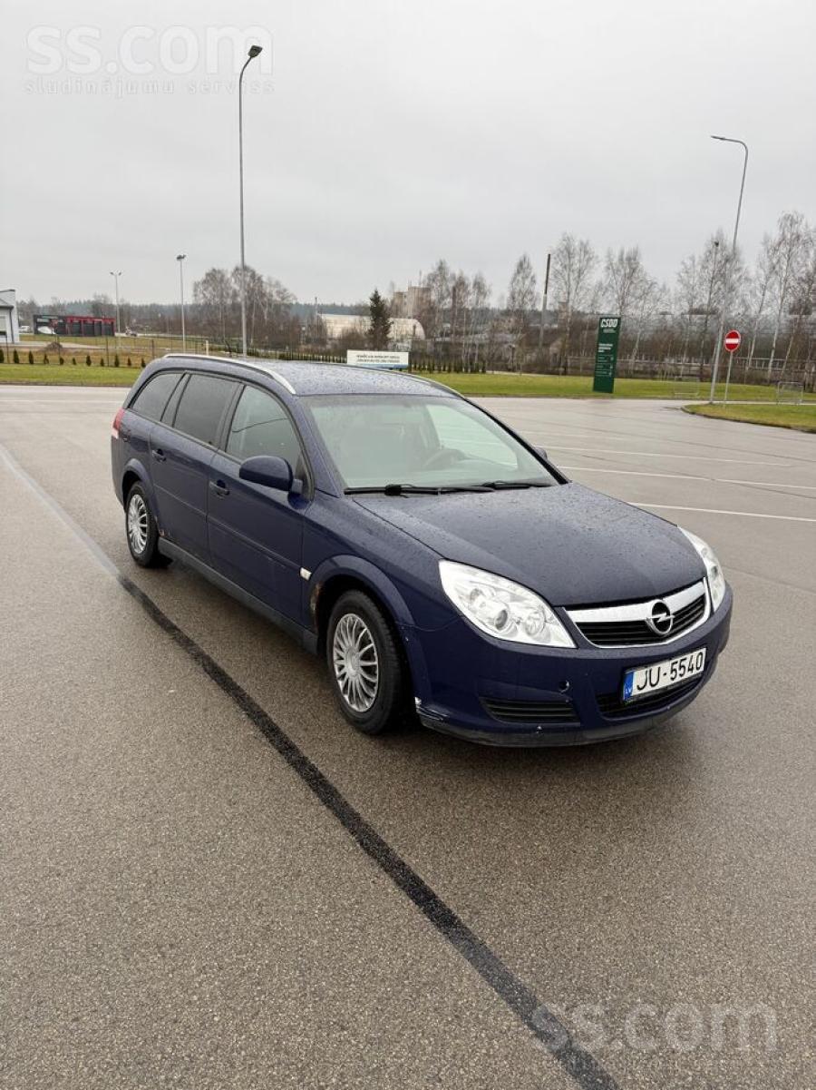 Blue Opel Vectra 2005 in Tukums, with an engine capacity of 1.90 L and mileage of 571 thousand km for 950 €, photo 2 on AUTOMOTO.COM.LV