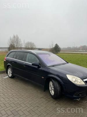Blue Opel Vectra 2005 in Riga, with an engine capacity of 1.90 L and mileage of 346 thousand km for 1700 €, photo 4 on AUTOMOTO.COM.LV