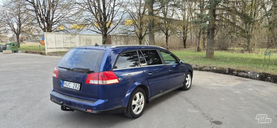 Blue Opel Vectra 2005 in Alytus, with an engine capacity of 1.90 L and mileage of 414 thousand km for 990 €, photo 4 on AUTOMOTO.COM.LV