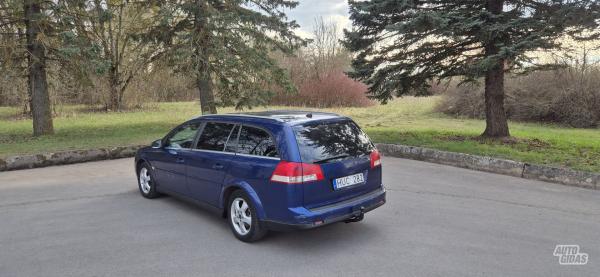 Blue Opel Vectra 2005 in Alytus, with an engine capacity of 1.90 L and mileage of 414 thousand km for 990 €, photo 5 on AUTOMOTO.COM.LV