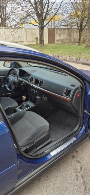 Blue Opel Vectra 2005 in Alytus, with an engine capacity of 1.90 L and mileage of 414 thousand km for 990 €, photo 13 on AUTOMOTO.COM.LV