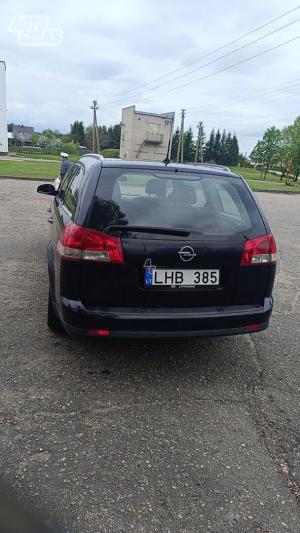 Blue Opel Vectra 2005 in Alytus, with an engine capacity of 1.90 L and mileage of 326 thousand km for 2300 €, photo 3 on AUTOMOTO.COM.LV