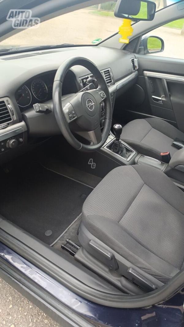 Zils Opel Vectra 2005 Alīta, ar dzinēja tilpumu 1.90 L un nobraukumu 326 tūkst. km par 2300 €, foto 8 vietnē AUTOMOTO.COM.LV