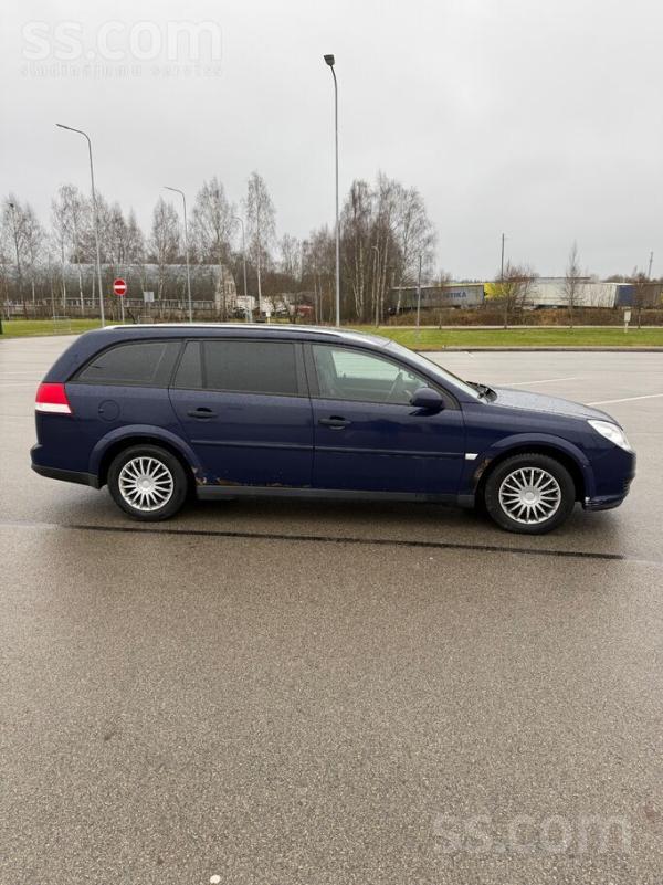 Zils Opel Vectra 2005 Tukums, ar dzinēja tilpumu 1.90 L un nobraukumu 571 tūkst. km par 1200 €, foto 3 vietnē AUTOMOTO.COM.LV