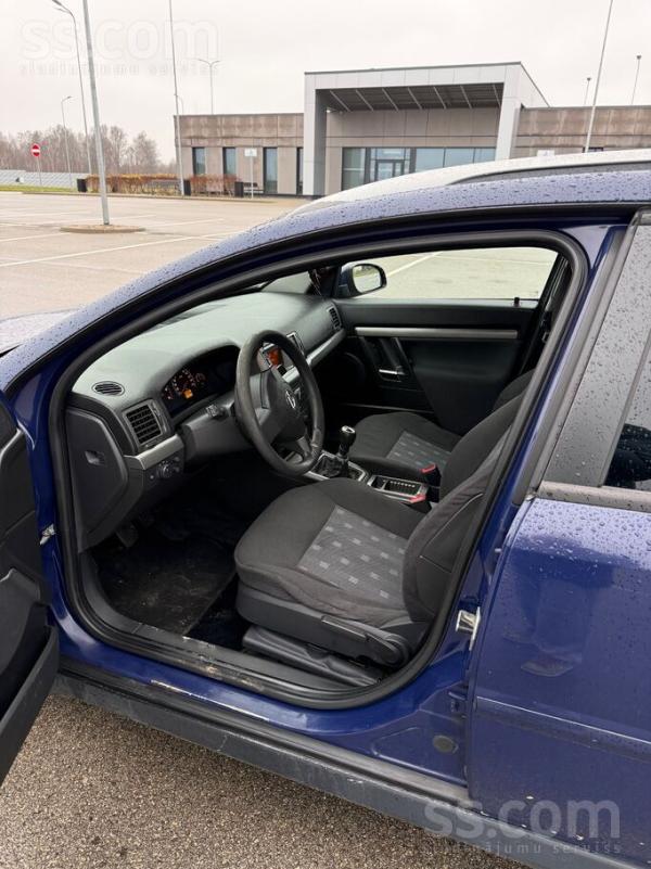 Zils Opel Vectra 2005 Tukums, ar dzinēja tilpumu 1.90 L un nobraukumu 571 tūkst. km par 1200 €, foto 6 vietnē AUTOMOTO.COM.LV