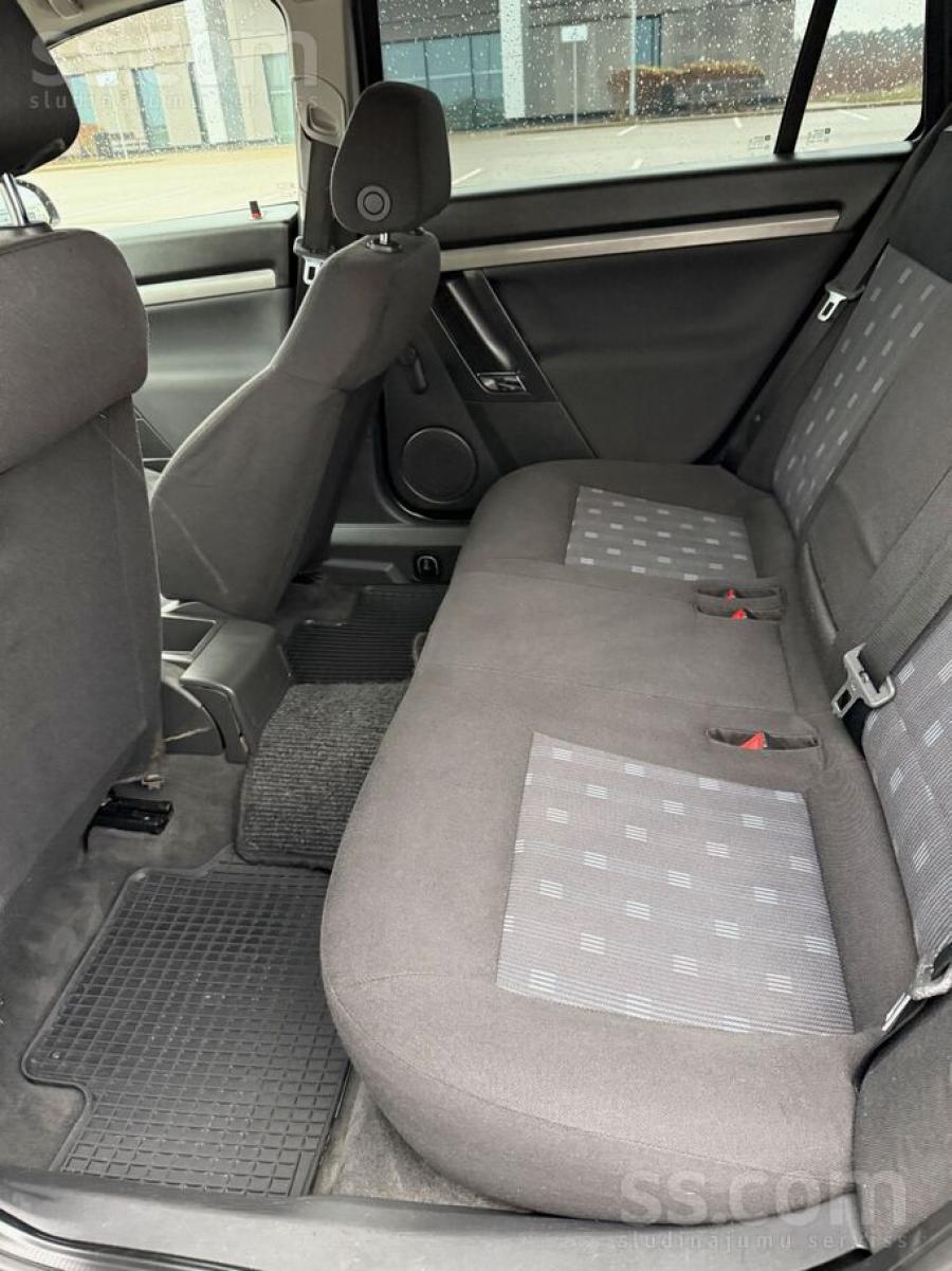 Zils Opel Vectra 2005 Tukums, ar dzinēja tilpumu 1.90 L un nobraukumu 571 tūkst. km par 1200 €, foto 9 vietnē AUTOMOTO.COM.LV