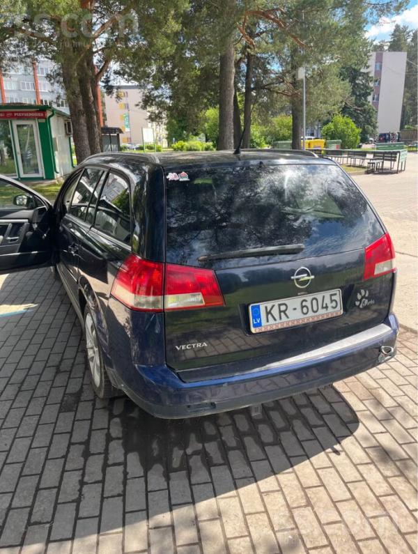 Zils Opel Vectra 2005 Rīga, ar dzinēja tilpumu 1.90 L un nobraukumu 346 tūkst. km par 1000 €, foto 3 vietnē AUTOMOTO.COM.LV