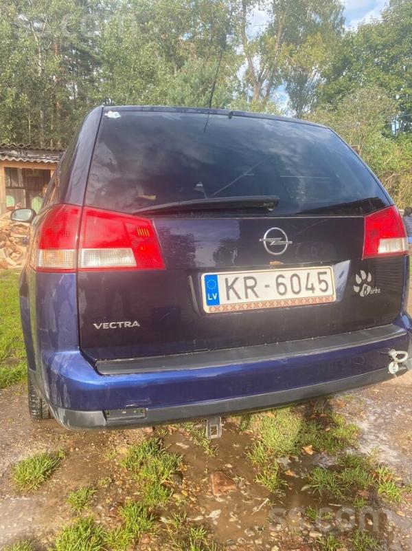 Blue Opel Vectra 2005 in Riga, with an engine capacity of 1.90 L and mileage of 361 thousand km for 850 €, photo 1 on AUTOMOTO.COM.LV