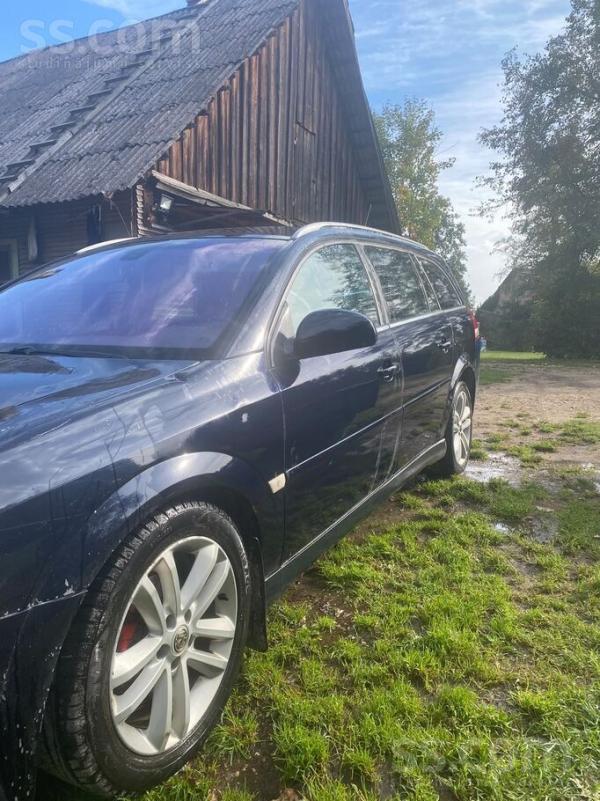 Blue Opel Vectra 2005 in Riga, with an engine capacity of 1.90 L and mileage of 361 thousand km for 850 €, photo 5 on AUTOMOTO.COM.LV