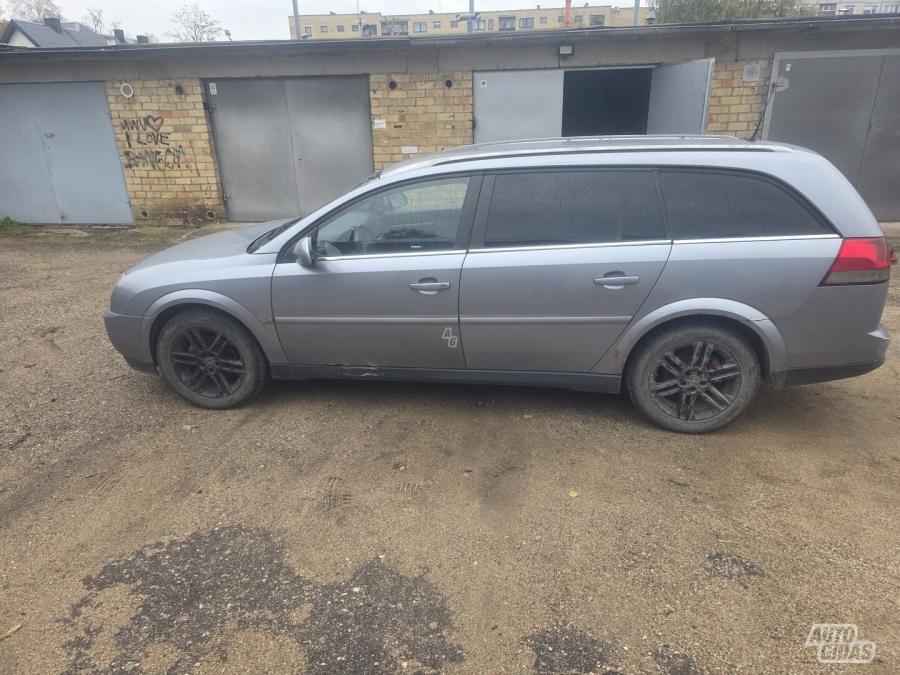 Zils Opel Vectra 2005 Šauļi, ar dzinēja tilpumu 1.90 L un nobraukumu 394 tūkst. km par 400 €, foto 4 vietnē AUTOMOTO.COM.LV