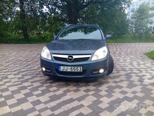 Blue Opel Vectra 2006 in Jelgava, with an engine capacity of 1.90 L and mileage of 284 thousand km for 995 €, photo 3 on AUTOMOTO.COM.LV