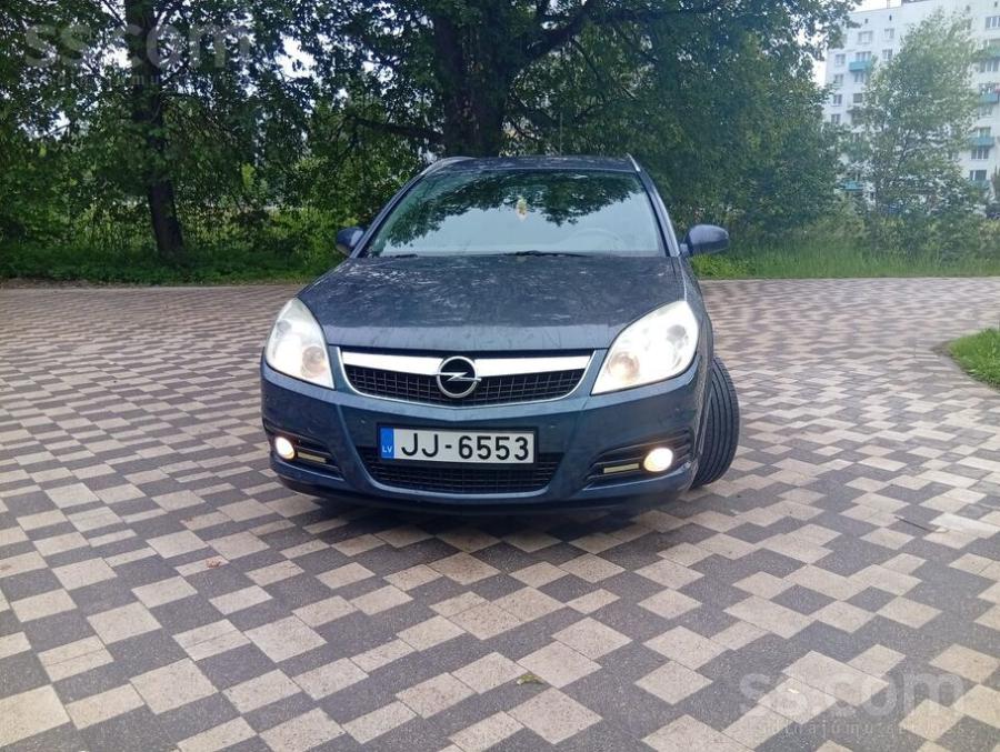 Blue Opel Vectra 2006 in Jelgava, with an engine capacity of 1.90 L and mileage of 284 thousand km for 995 €, photo 3 on AUTOMOTO.COM.LV