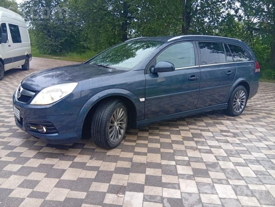 Blue Opel Vectra 2006 in Jelgava, with an engine capacity of 1.90 L and mileage of 284 thousand km for 995 €, photo 4 on AUTOMOTO.COM.LV
