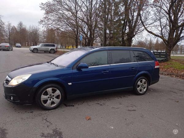 Blue Opel Vectra 2006 in Alytus, with an engine capacity of 1.91 L and mileage of 413 thousand km for 1450 €, photo 1 on AUTOMOTO.COM.LV