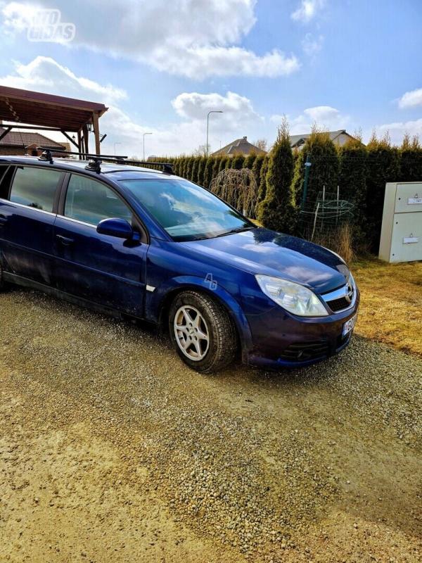 Blue Opel Vectra 2006 in Joniskis, with an engine capacity of 1.90 L and mileage of 366 thousand km for 1100 €, photo 4 on AUTOMOTO.COM.LV