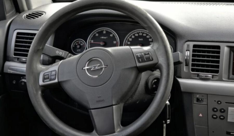 Zils Opel Vectra 2006 Rīga, ar dzinēja tilpumu 1.90 L un nobraukumu 324 tūkst. km par 1800 €, foto 8 vietnē AUTOMOTO.COM.LV