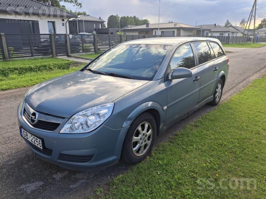 Blue Opel Vectra 2006 in Riga, with an engine capacity of 1.80 L and mileage of 324 thousand km for 850 €, photo 1 on AUTOMOTO.COM.LV