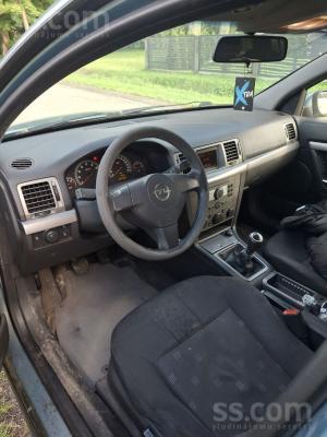 Blue Opel Vectra 2006 in Riga, with an engine capacity of 1.80 L and mileage of 324 thousand km for 850 €, photo 6 on AUTOMOTO.COM.LV