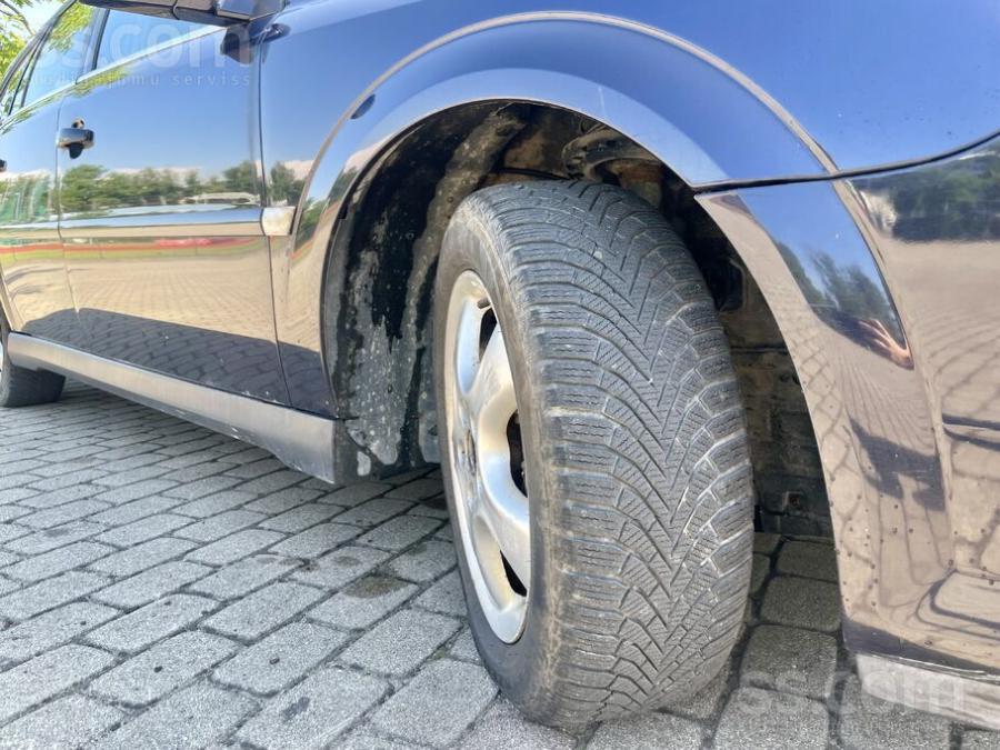 Blue Opel Vectra 2006 in Jelgava, with an engine capacity of 1.90 L and mileage of 363 thousand km for 1900 €, photo 9 on AUTOMOTO.COM.LV