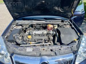 Blue Opel Vectra 2006 in Jelgava, with an engine capacity of 1.90 L and mileage of 363 thousand km for 1900 €, photo 10 on AUTOMOTO.COM.LV