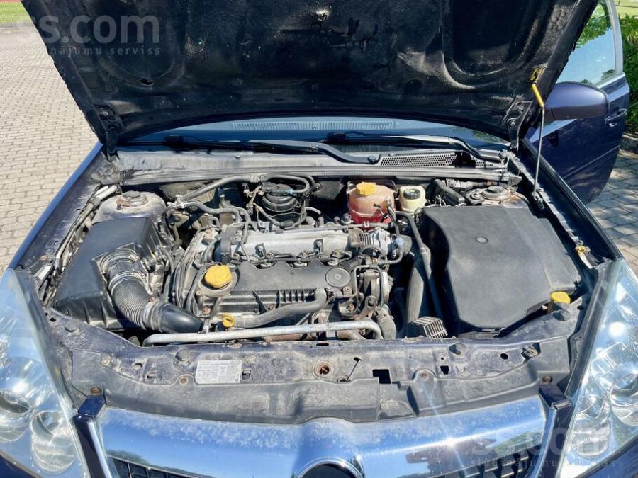 Blue Opel Vectra 2006 in Jelgava, with an engine capacity of 1.90 L and mileage of 363 thousand km for 1900 €, photo 10 on AUTOMOTO.COM.LV