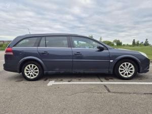 Blue Opel Vectra 2006 in Panevezys, with an engine capacity of 1.91 L and mileage of 354 thousand km for 650 €, photo 6 on AUTOMOTO.COM.LV