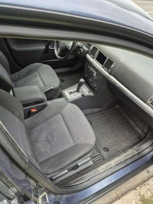 Blue Opel Vectra 2006 in Panevezys, with an engine capacity of 1.91 L and mileage of 354 thousand km for 650 €, photo 10 on AUTOMOTO.COM.LV