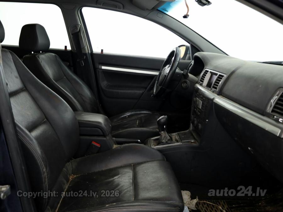 Zils Opel Vectra 2007 Tallina, ar dzinēja tilpumu 1.90 L un nobraukumu 374 tūkst. km par 599 €, foto 6 vietnē AUTOMOTO.COM.LV