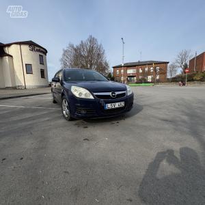 Blue Opel Vectra 2007 in Siauliai, with an engine capacity of 2.20 L and mileage of 175 thousand km for 1400 €, photo 6 on AUTOMOTO.COM.LV