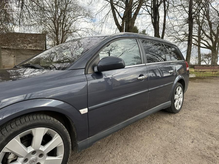 Zils Opel Vectra 2007 Kelmė, ar dzinēja tilpumu 1.90 L un nobraukumu 335 tūkst. km par 1550 €, foto 5 vietnē AUTOMOTO.COM.LV