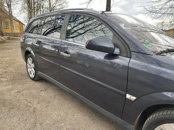 Zils Opel Vectra 2007 Kelmė, ar dzinēja tilpumu 1.90 L un nobraukumu 335 tūkst. km par 1550 €, foto 9 vietnē AUTOMOTO.COM.LV