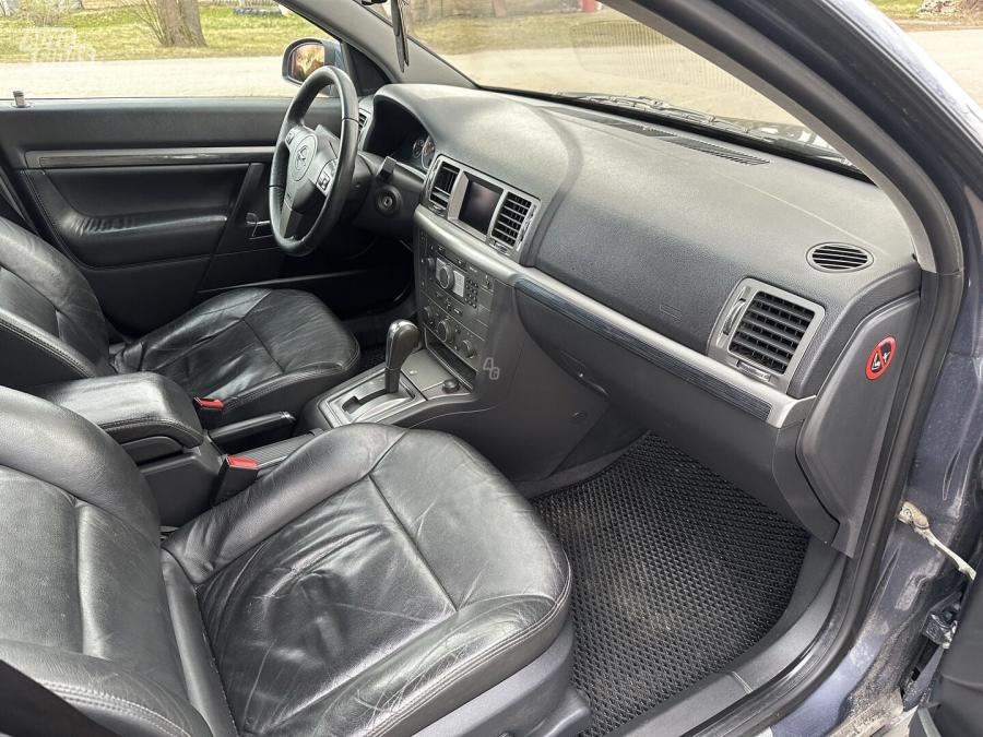 Zils Opel Vectra 2007 Kelmė, ar dzinēja tilpumu 1.90 L un nobraukumu 335 tūkst. km par 1550 €, foto 19 vietnē AUTOMOTO.COM.LV