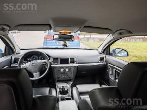 Blue Opel Vectra 2007 in Balvi, with an engine capacity of 2.80 L and mileage of 290 thousand km for 2200 €, photo 7 on AUTOMOTO.COM.LV