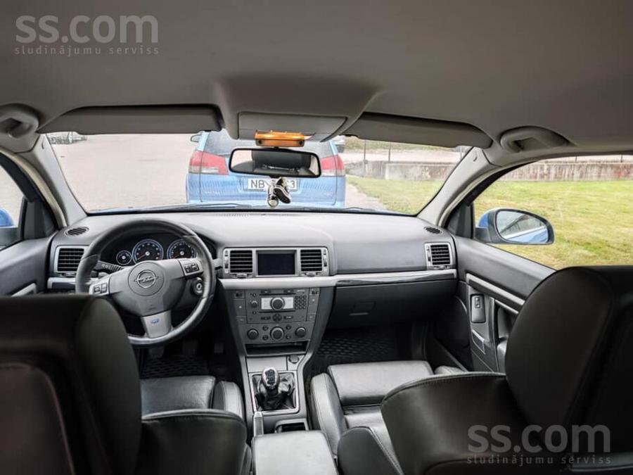 Blue Opel Vectra 2007 in Balvi, with an engine capacity of 2.80 L and mileage of 290 thousand km for 2200 €, photo 7 on AUTOMOTO.COM.LV